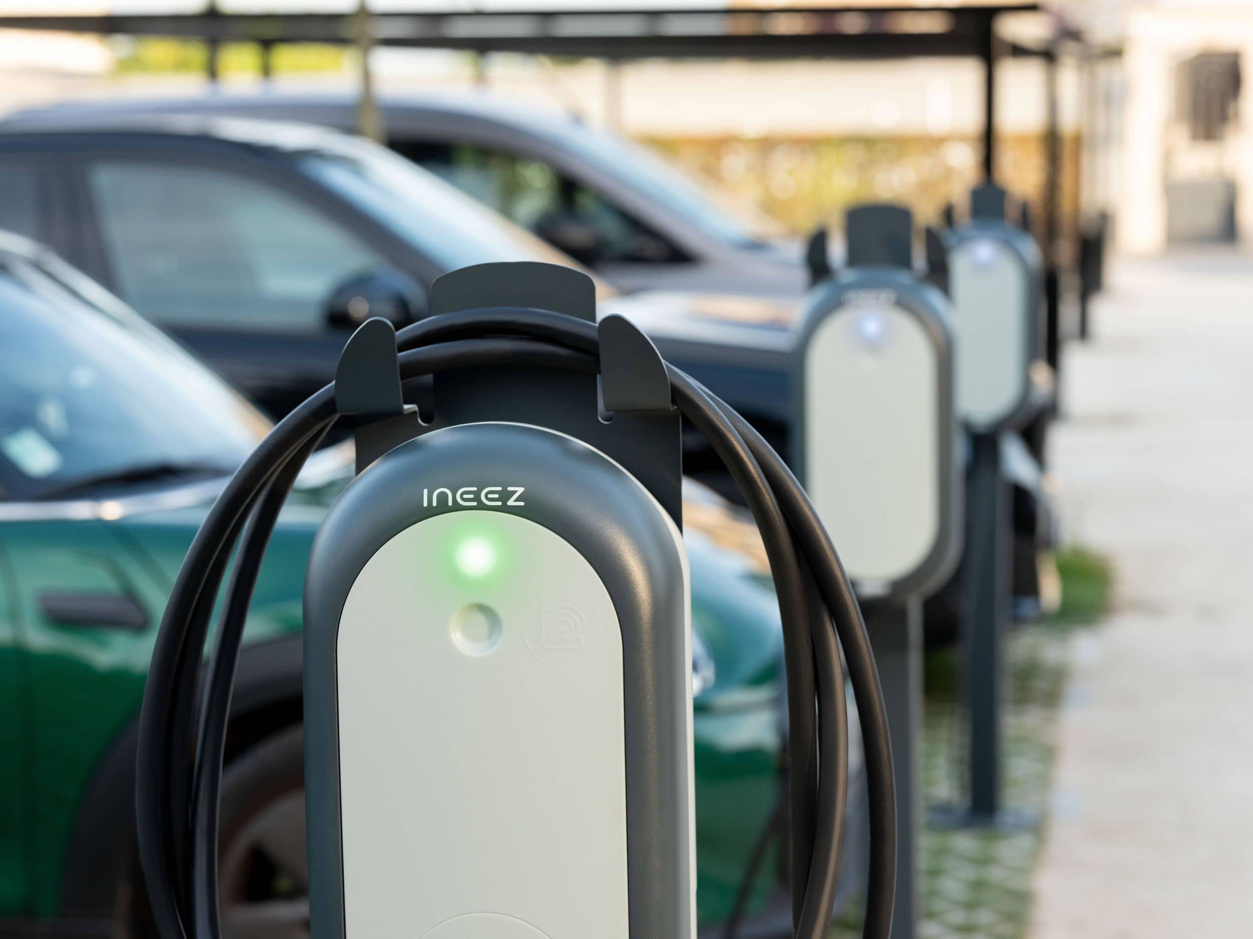 Ineez | The local charger for intense use